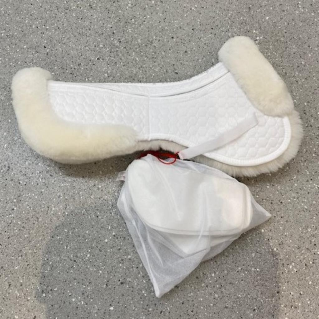 Mattes JUMP Sheepskin Half Pad with Correction System – Horse in the Box