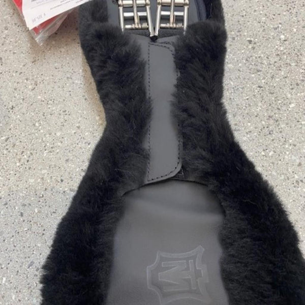 Mattes Slim Line Sheepskin Girth ANATOMIC - Horse in the Box